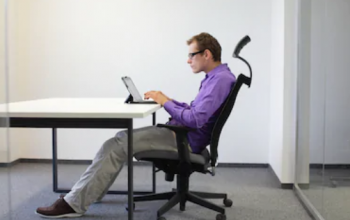 Postura correcta para trabajar en la computadora | New Rehabilitation